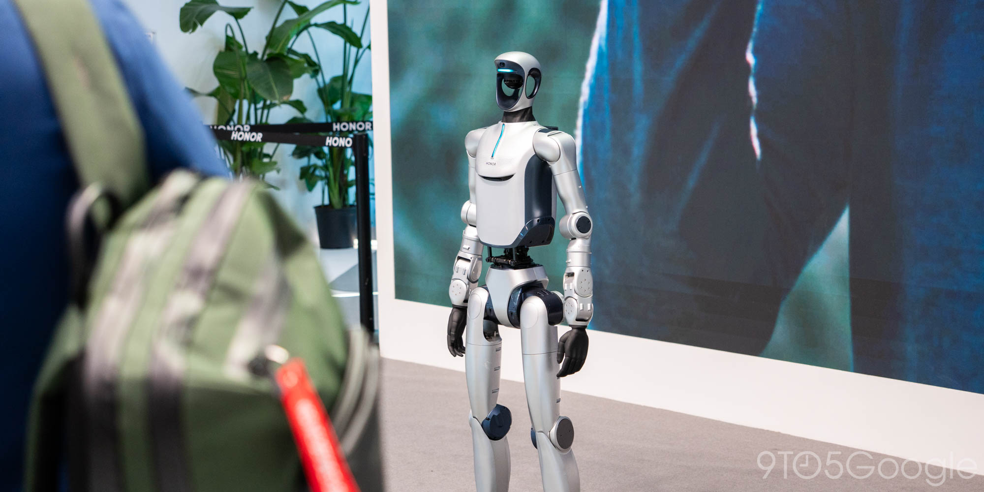 Honor Robot Phone launches later in 2026 with 200MP camera